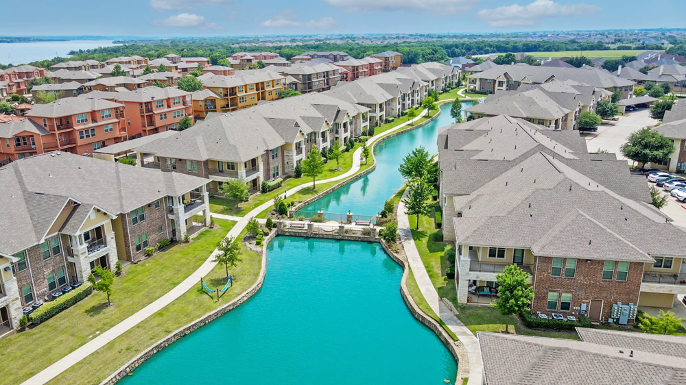 Luxury Living in Grand Prairie, TX | Enclave at Mira Lagos